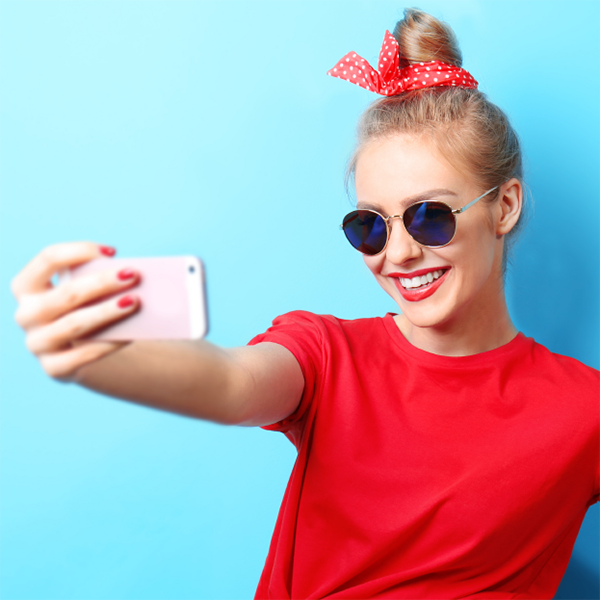 Let's celebrate selfies! 😁 😍 😘